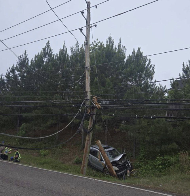 SUV hits power pole, closes Rocky Ridge Road in Jefferson County