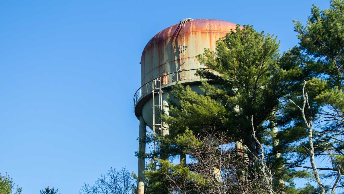 75-year-old water tower being removed from Windham, Maine