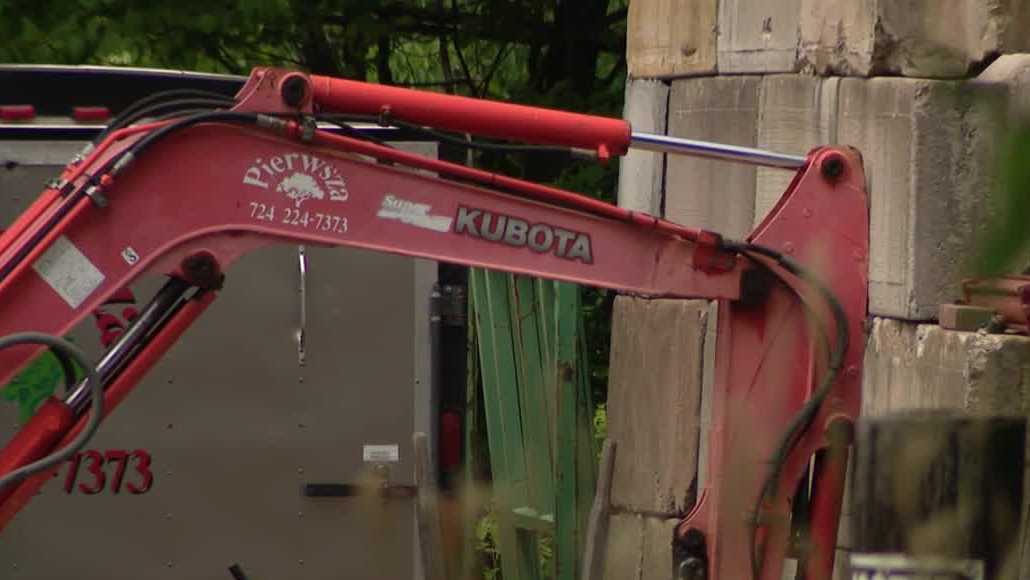 Man tries to tear down Butler County home with excavator after argument ...