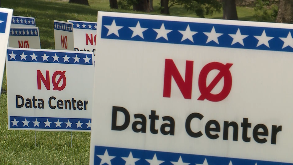 Osawatomie residents against data center gather signatures
