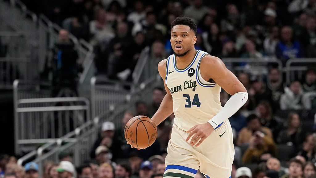 Bucks co-owner, Haslam, gives hopeful timeline on Giannis' future