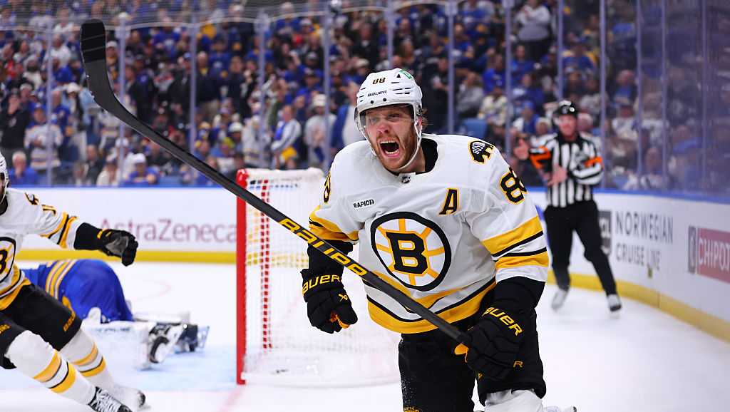 Pastrnak lifts Bruins past Sabres in overtime, 2-1; keeps Stanley Cup ...