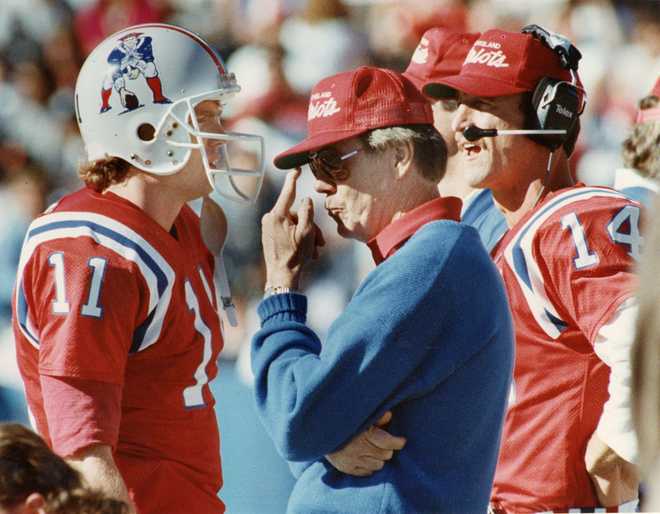 Raymond Berry, Hall of Fame wide receiver and NFL coach, dies at 93