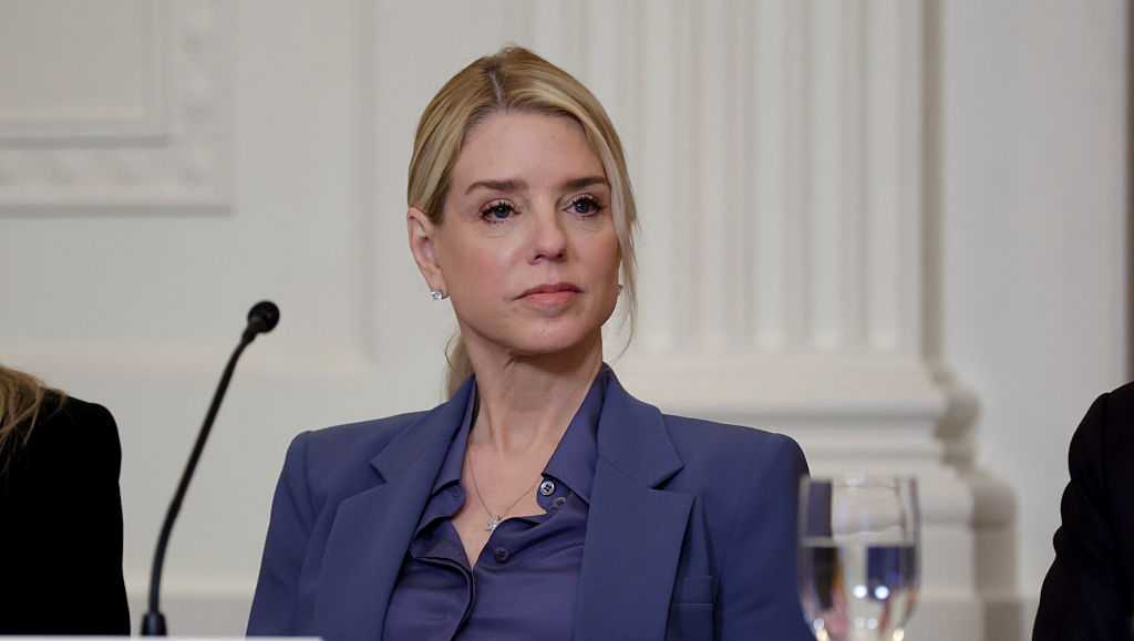 Former Attorney General Pam Bondi diagnosed with thyroid cancer