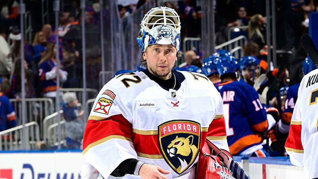 Bobrovsky departs Florida Panthers, signs with Toronto