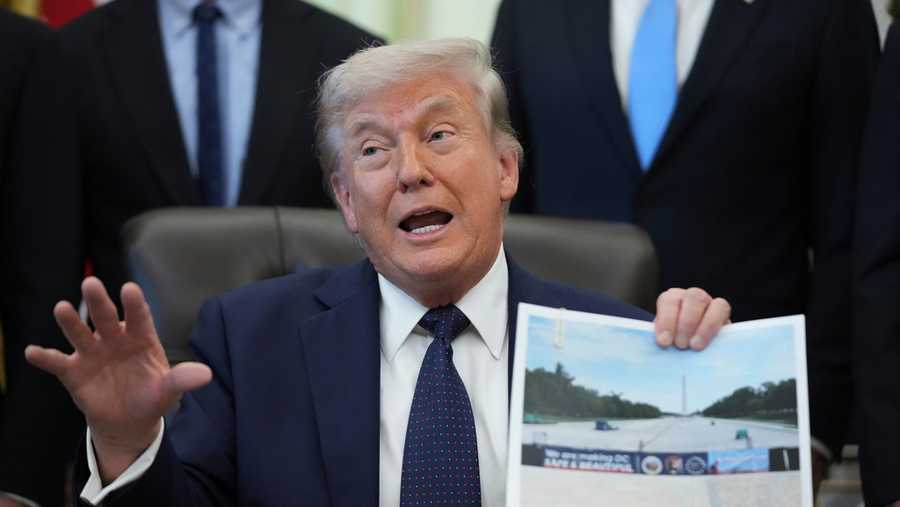 Trump renovates Lincoln Memorial Reflecting Pool
