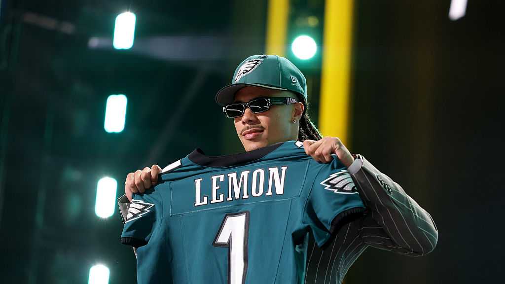 Eagles reportedly trade up for Makai Lemon, who was on phone with ...