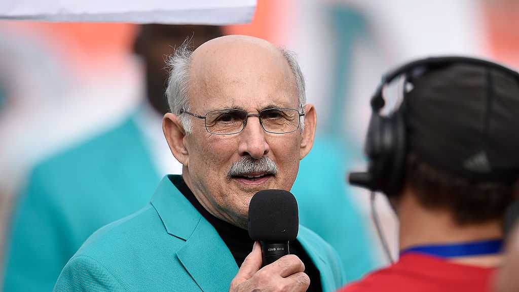 Dolphins announce death of Manny Fernandez, who won 2 Super Bowls