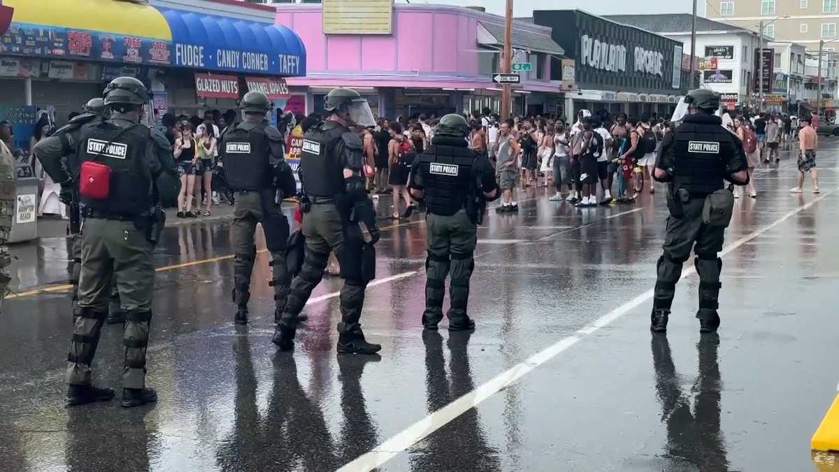 NH police in tactical gear clear Hampton thoroughfare after fights