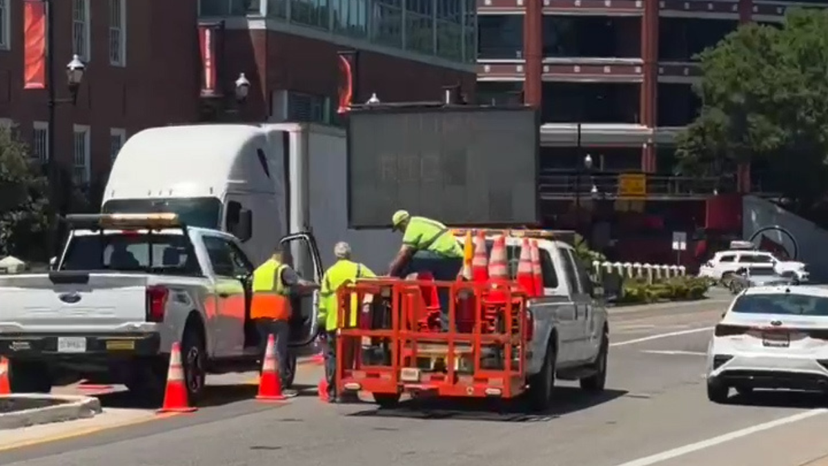 New sign put up by Louisville 'can opener,' but another one bites the dust