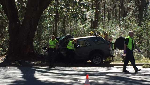 Accident halts traffic on Robert Smalls Parkway
