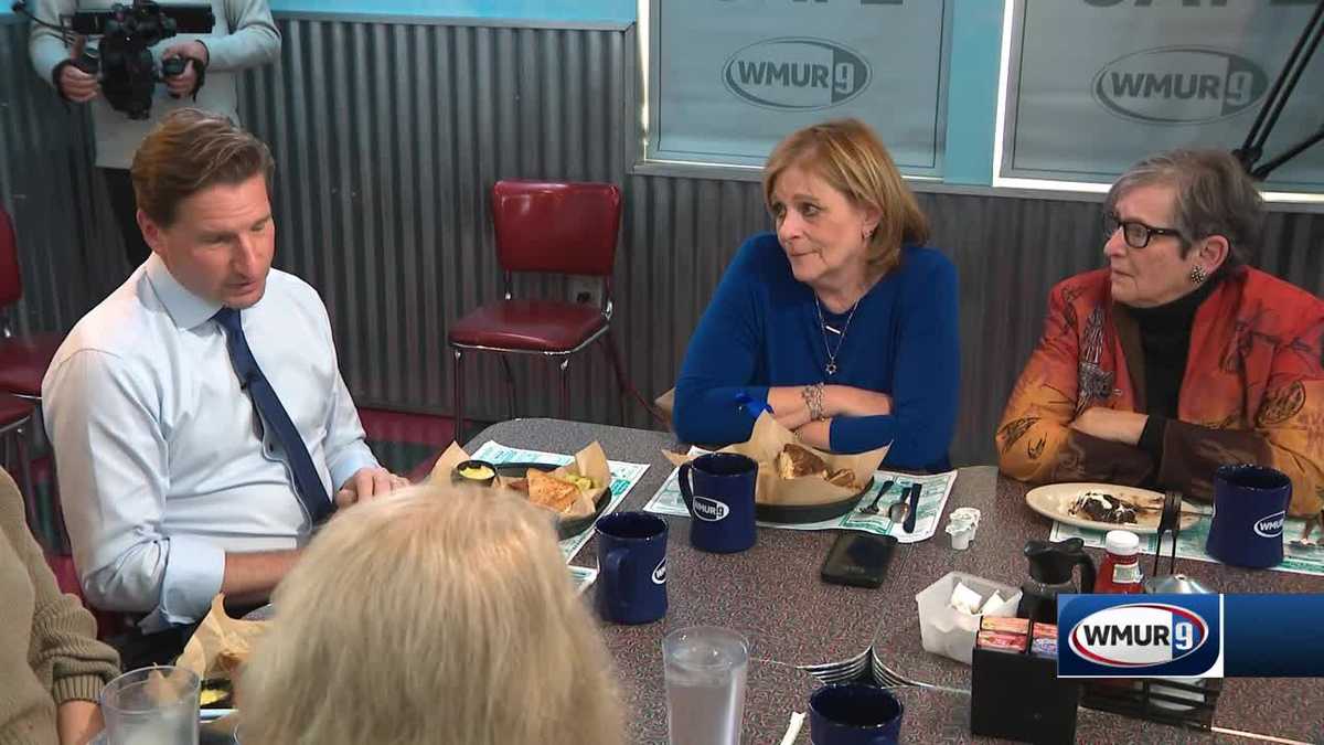 Dean Phillips tells NH voters how he honored the dad he never met
