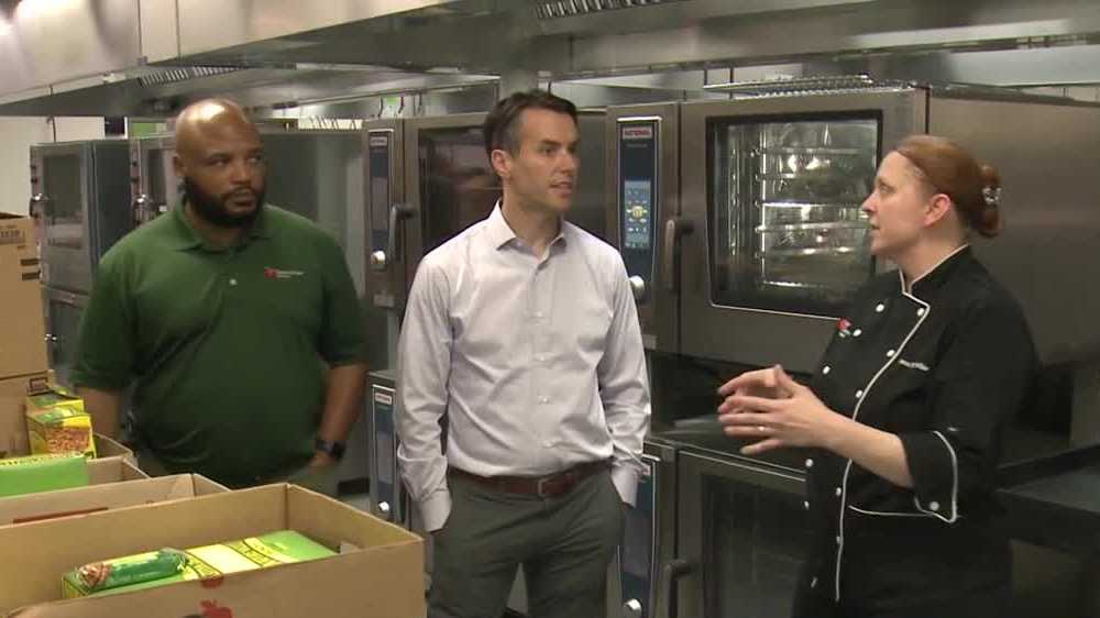 Rep. Morgan McGarvey visits Dare to Care before Farm Bill renewal