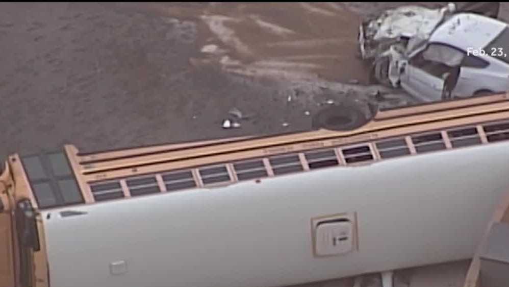 Man pleads guilty to hitting Albuquerque school bus in 2022