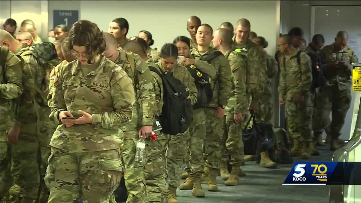 OKC group brings cheer to soldiers going home for holidays