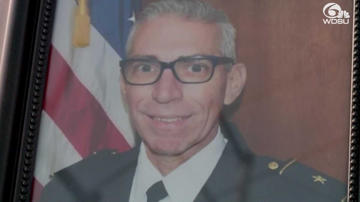 Friends, family, fellow officers say goodbyes to NOPD commander