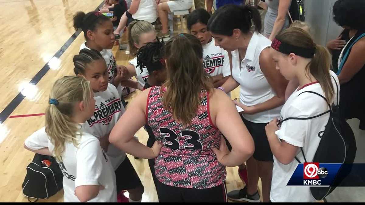 Coach using basketball to empower, inspire kids living with autism