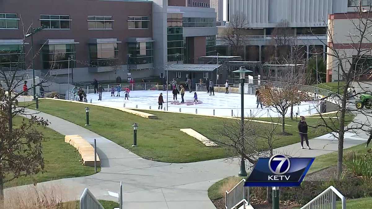 UNMC opens ice rink