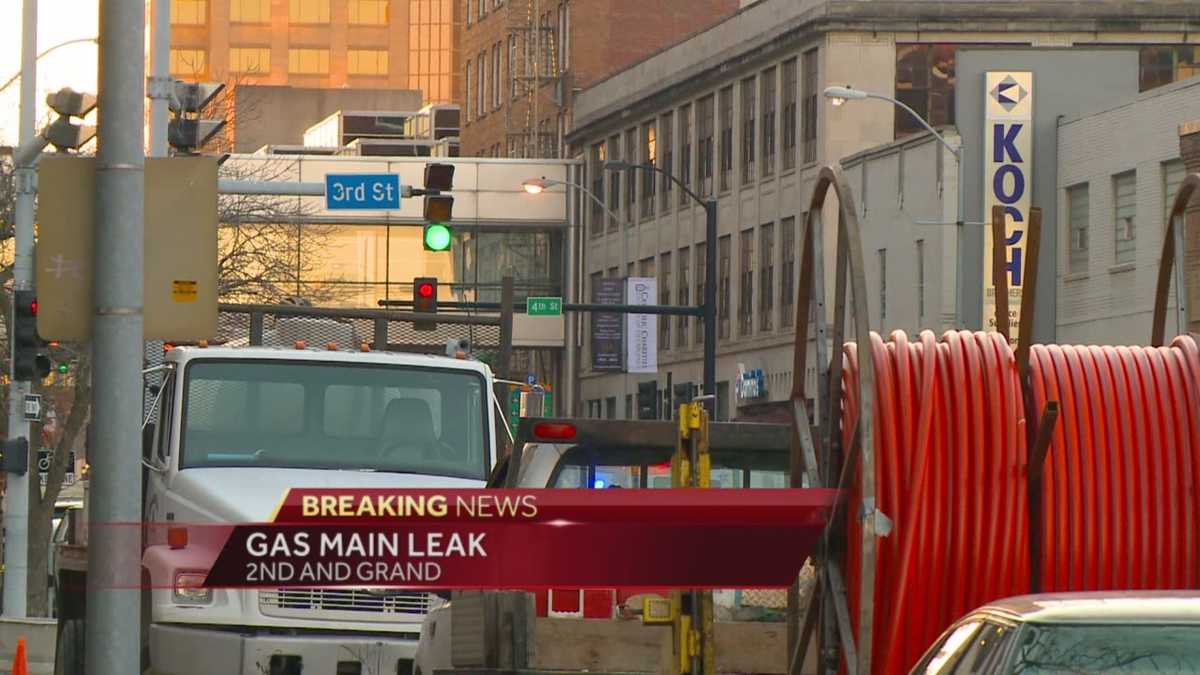 UPDATE: Gas main break closes key downtown streets