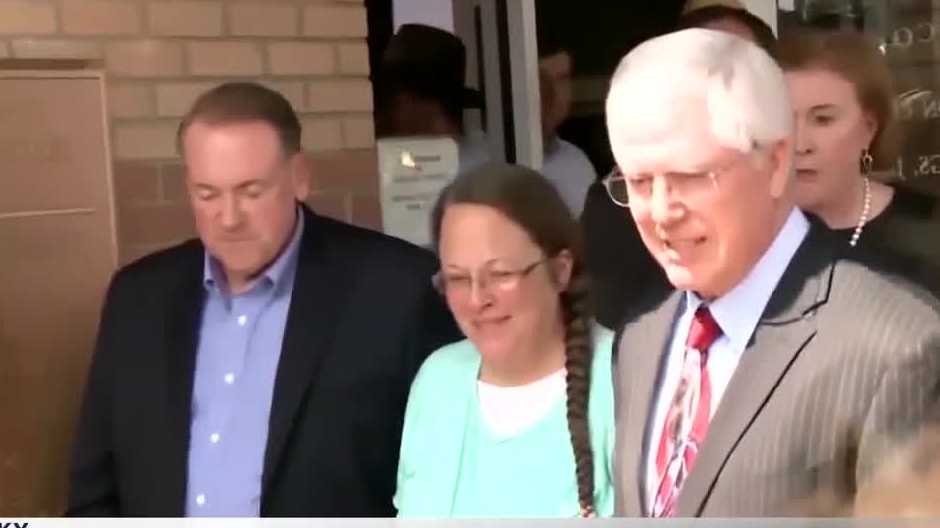 Judge Rules Former Ky Clerk Must Pay 260k In Attorney Fees In Marriage