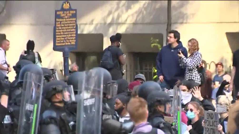 Protesters converge on downtown Pittsburgh for second day in a row
