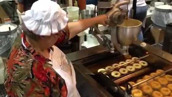 They're chasing a donut record at the Pa. Farm Show!