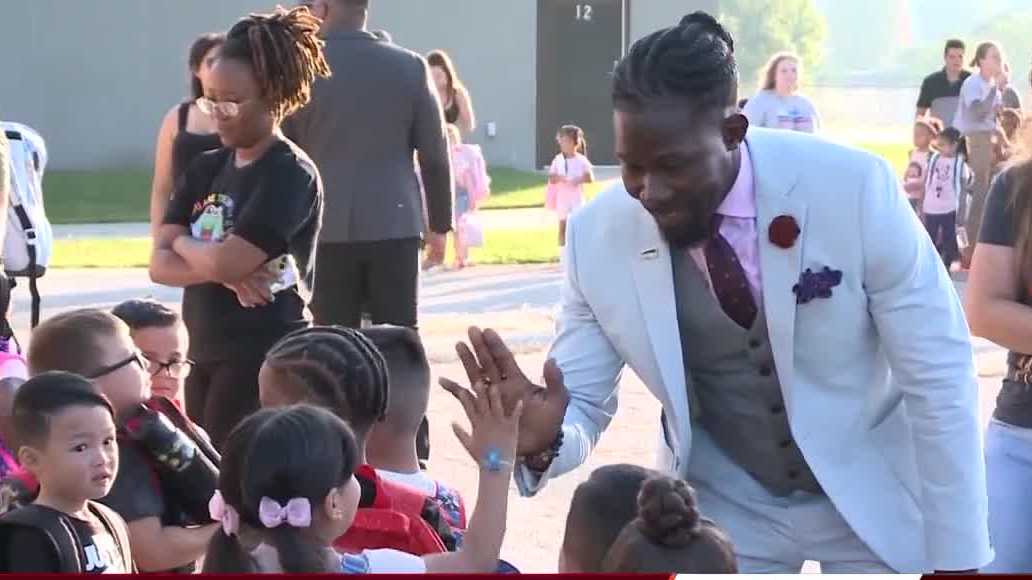 Ian Roberts: Educational, employment background of DMPS superintendent