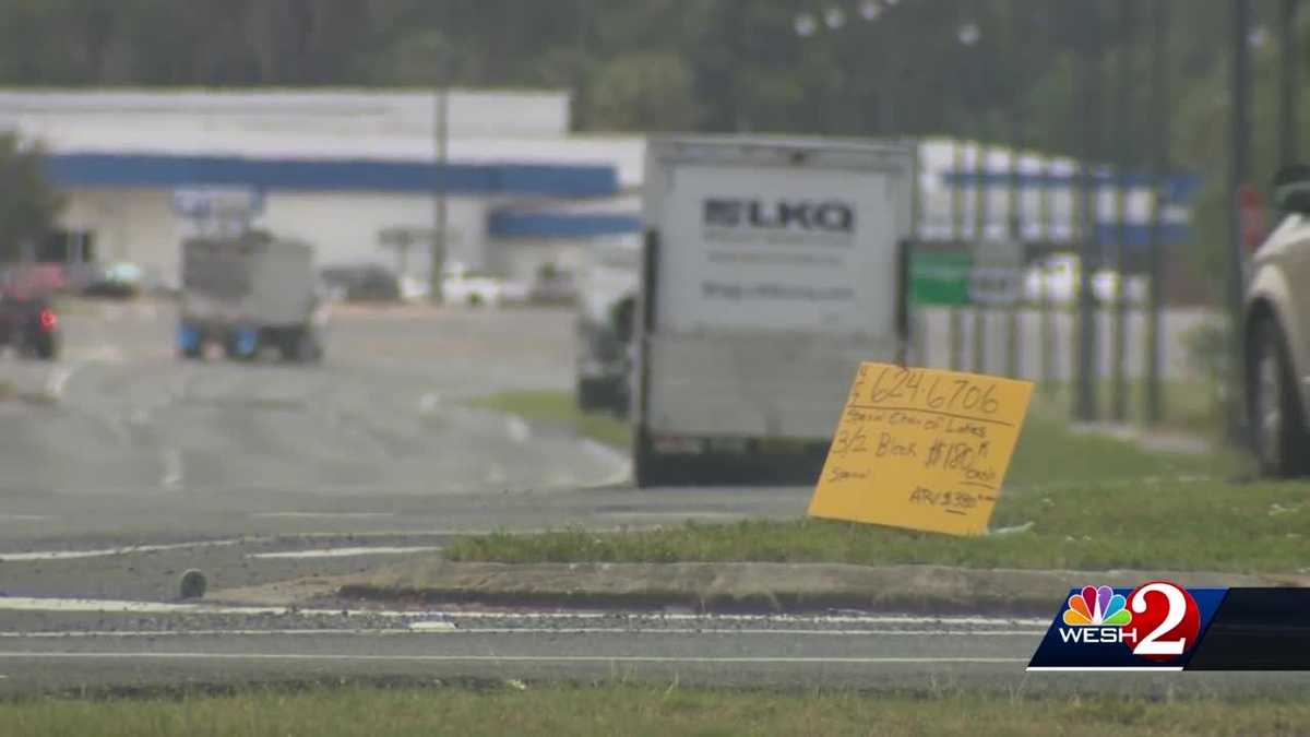 Tavares cracks down on 'snipe signs'