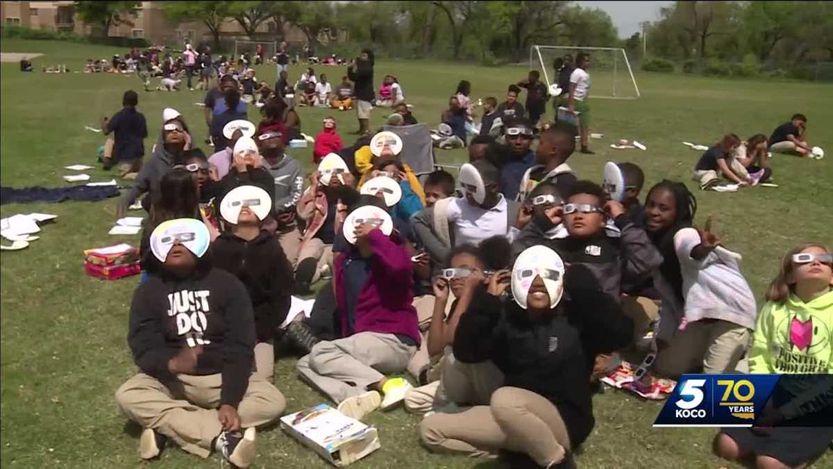 Oklahoma students get science lesson during solar eclipse
