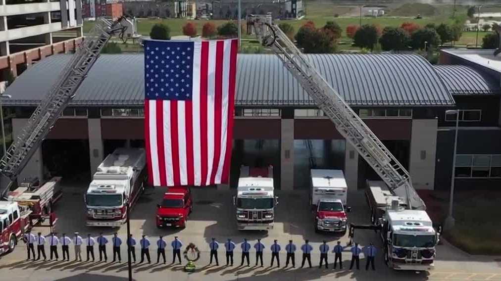Firefighters pay their respects to longtime Iowa fire engineer