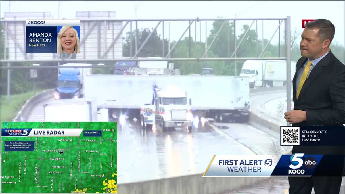 WATCH: Jackknifed tractor-trailer along Interstate 235