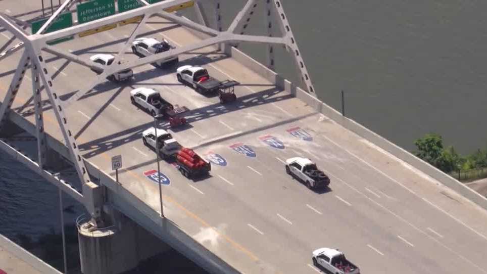 3 lanes of Kennedy Bridge coming into Louisville closed for repairs