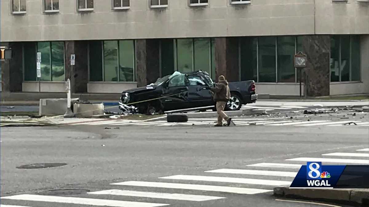 Police: Man who fled traffic stop caused crash that injured family of 6