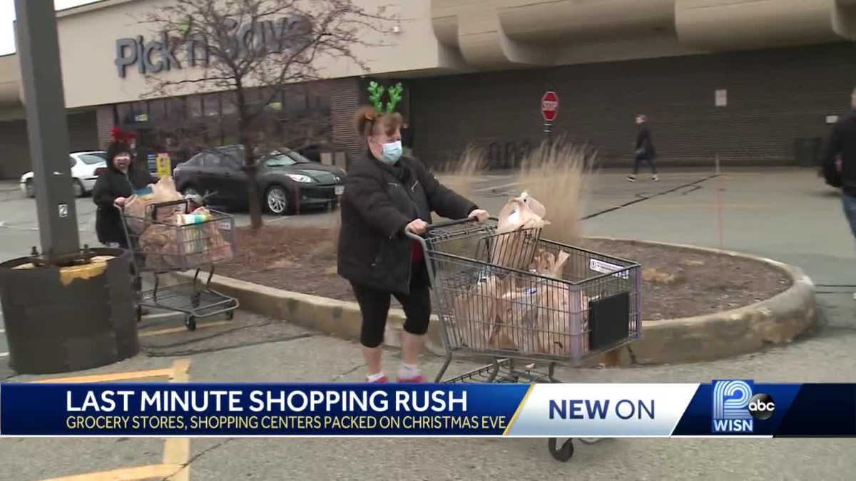 Last-minute holiday shopping rush