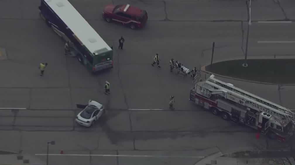 Police investigate MCTS bus crash with injuries in Oak Creek