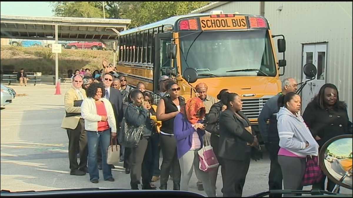 Job seekers line up as OCPS looks for employees