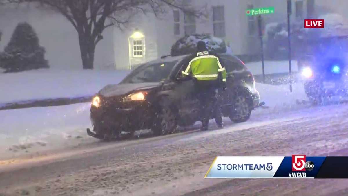 Heavy snow creates sloppy driving conditions in Worcester