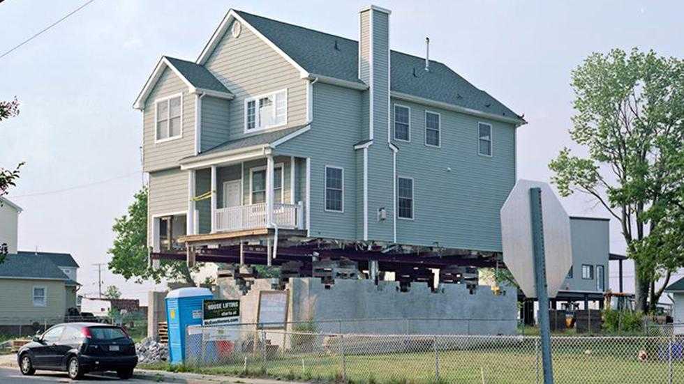 Homes Go up on Stilts on Jersey Shore