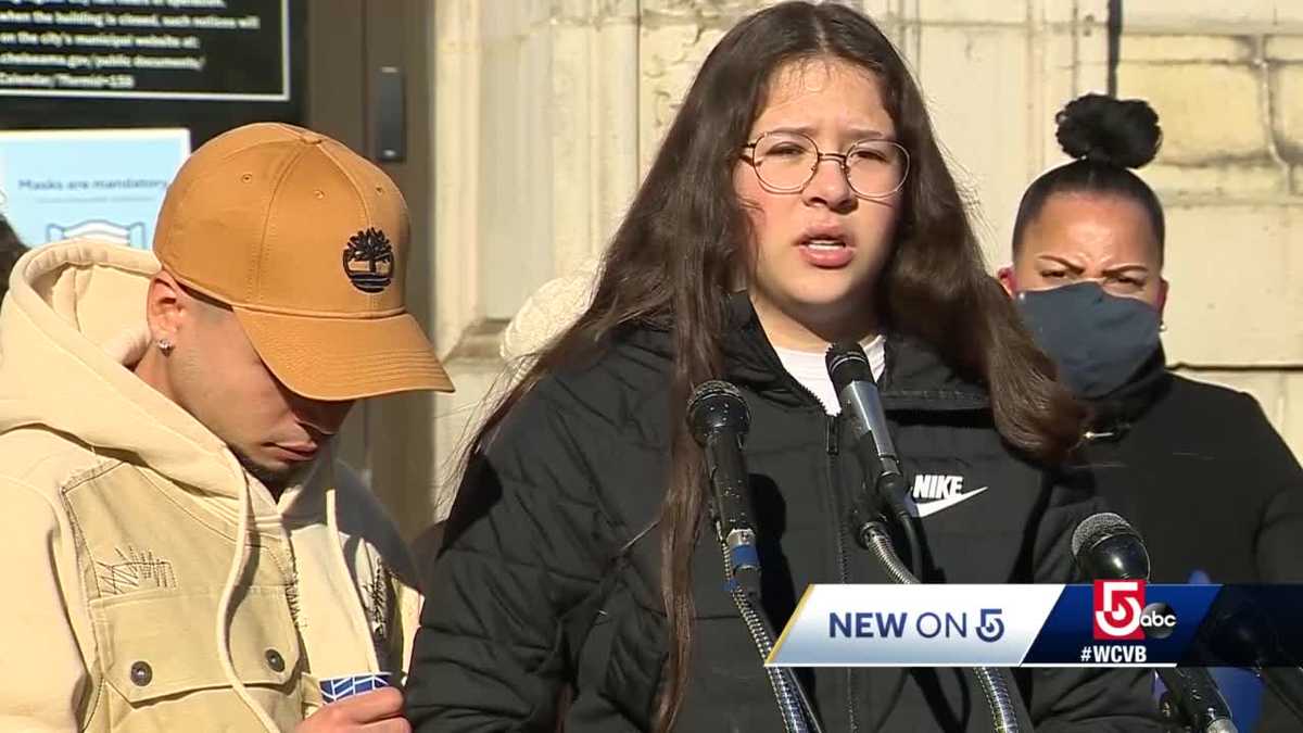 Vigil remembers victims, raises awareness of domestic violence