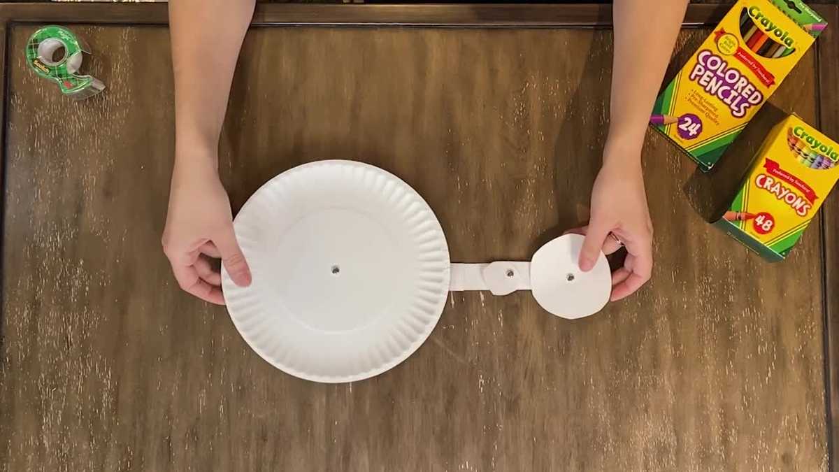 Understand solar system with paper plate DIY craft