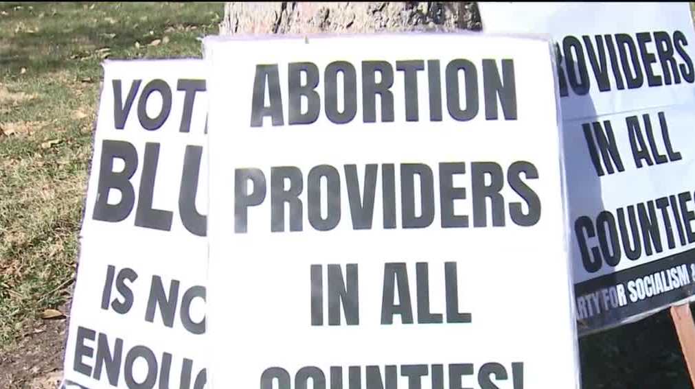 Activists demand action to make abortion constitutional right in New Mexico