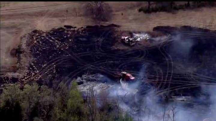 Sky 5 flies over small plane crash near Mustang