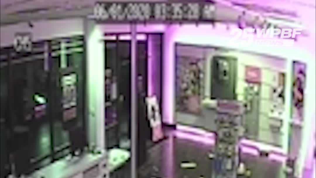 Three crooks arrested for allegedly burglarizing T-Mobile store in ...
