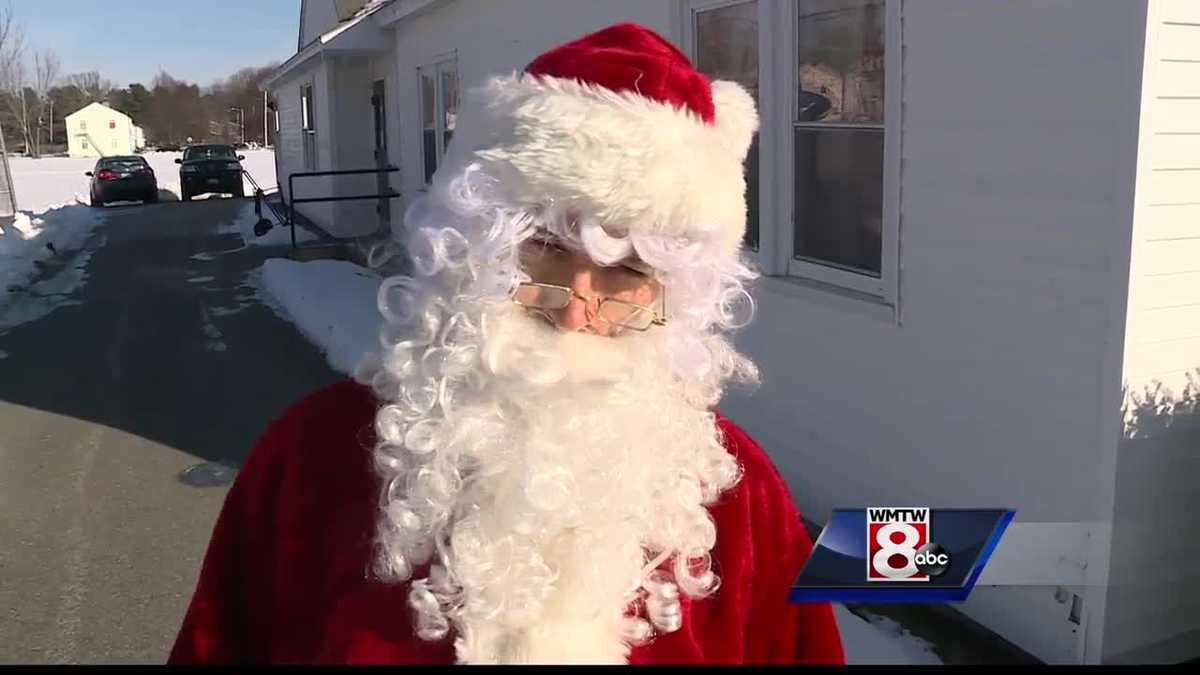 Portland Secret Santa spreads holiday hope with $100 bills
