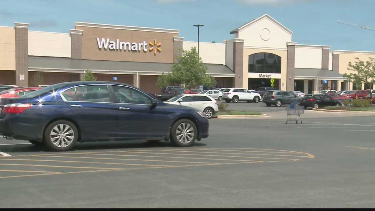 Couple nearly robbed at gunpoint in busy Walmart parking lot