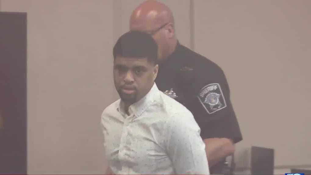 Man charged with shooting death of woman in Milwaukee lounge