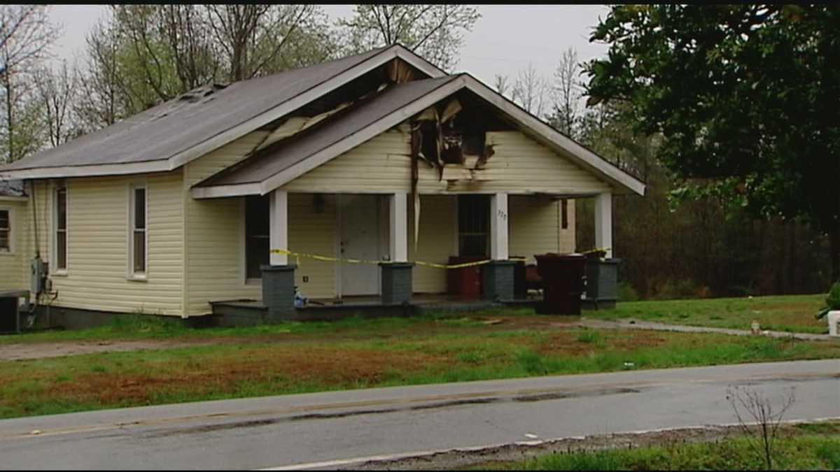 Deputies Sex Crime Suspect Sets Himself On Fire As Warrants Are Served