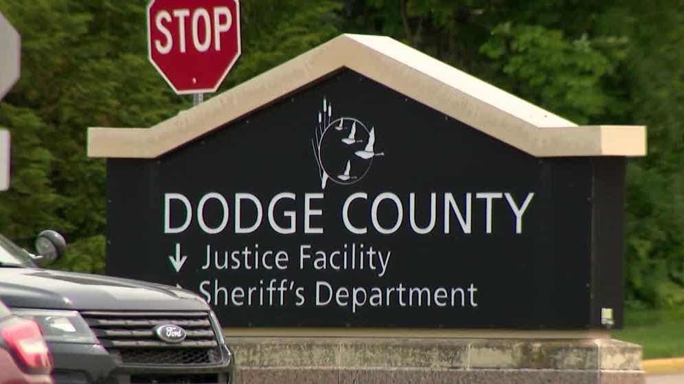 Wisconsin lawmakers visit Dodge County Jail to inspect ICE detainee ...