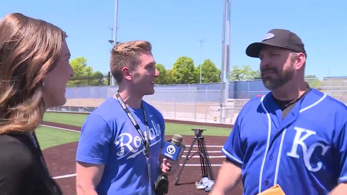 KMBC's Nick Bender, Rachel Santschi catch up with Garth Brooks