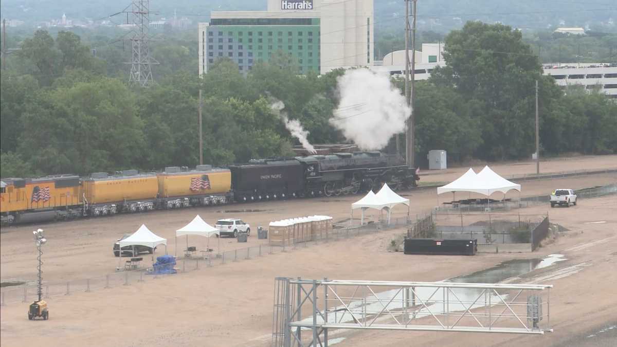 Watch: Big Boy locomotive departs Omaha during nationwide tour - KETV